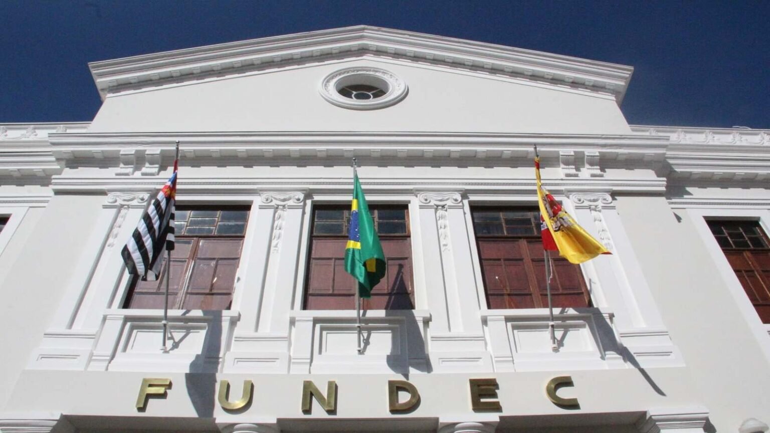 FUNDEC publica edital a abertura do processo seletivo 2025, com vários cursos no Instituto ...